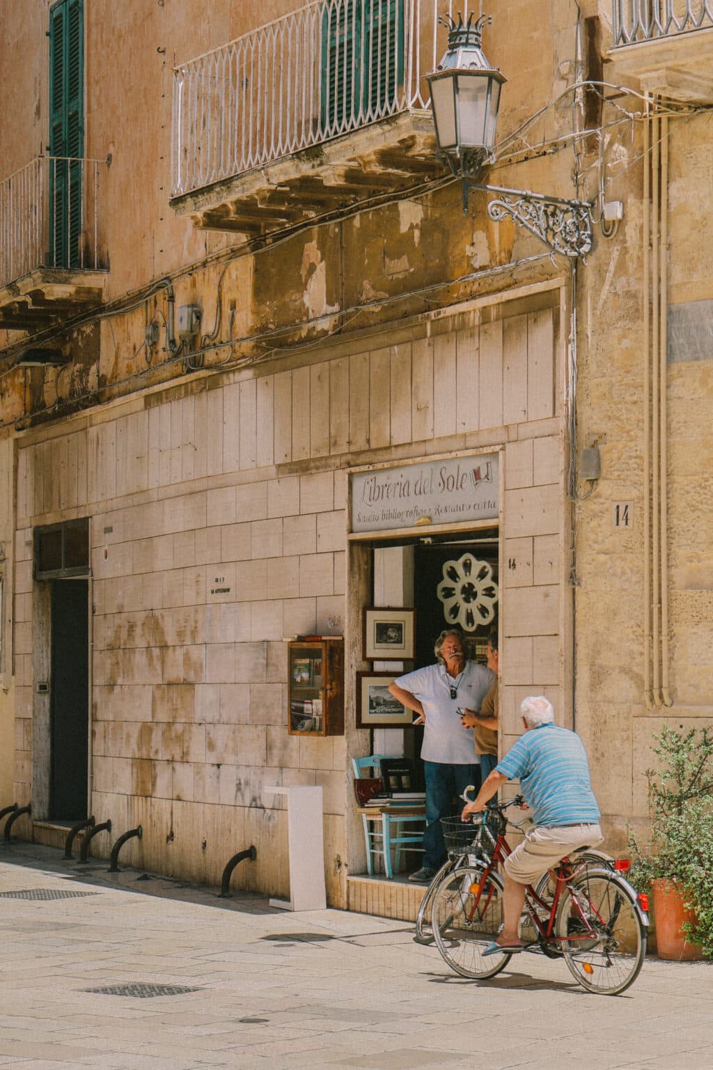 Indie Shopping in Lecce: 9 Best Vintage Shops & Boutiques
